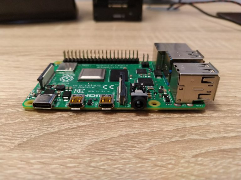 Raspberry Pi 4B - podłączenie i konfiguracja dwóch monitorów - Botland